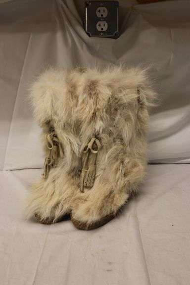 FUZZY BOOTS - Ziemer Hilbrands Auctions