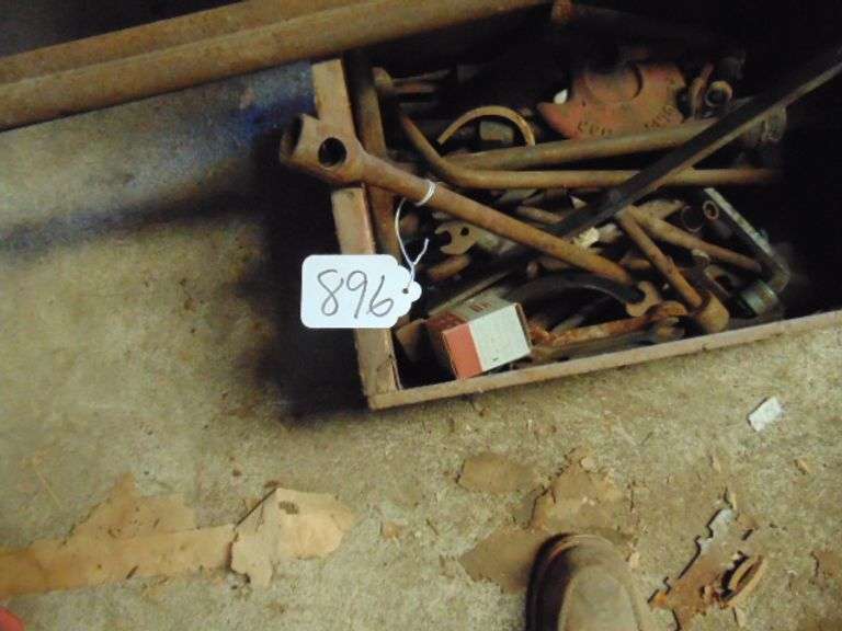 FORD TOOLS, AND MISC CAR HEATERS - Ziemer Hilbrands Auctions