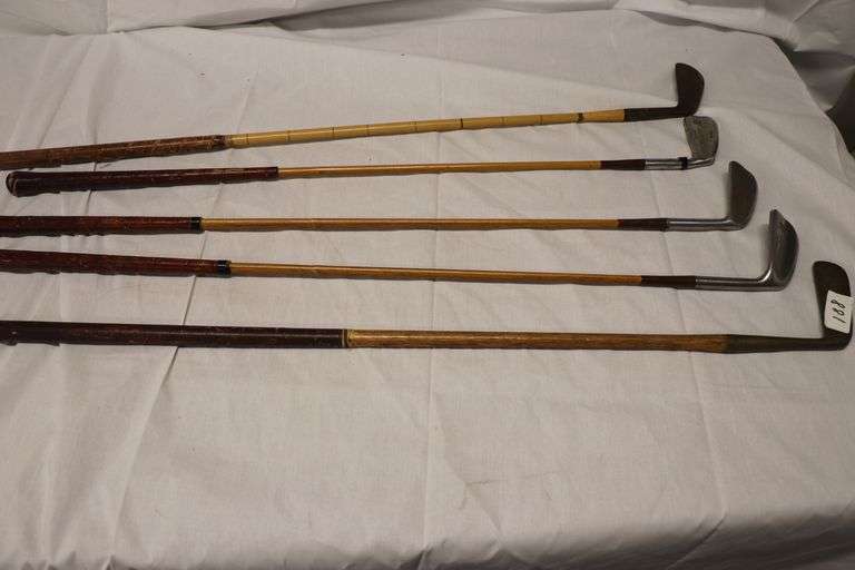 ASSORTED VINTAGE LADIES GOLF CLUBS - Ziemer Hilbrands Auctions