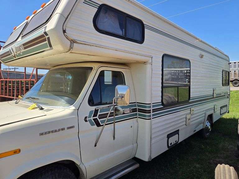 1986 JAYCO CAMPER 26', V-8, AUTOMATIC, NEW TIRES, ECONOLINE 350, SLEEPS 6, EVERYTHING WORKS ...