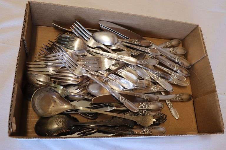 ASSORTED FLATWARE - Ziemer Hilbrands Auctions
