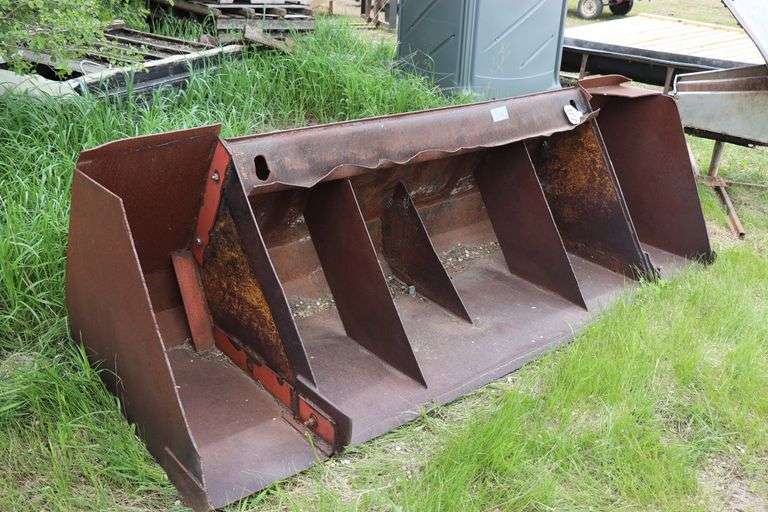 PAYLOADER BUCKET 8' - Ziemer Hilbrands Auctions