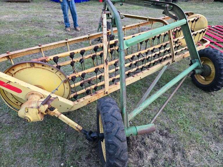 JOHN DEERE 670 5 BAR RAKE 9' - Ziemer Hilbrands Auctions