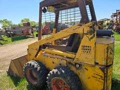 CASE 1737 SKID LOADER UNI LONDER 2800 HRS, 4 CYL, GAS ENGINE & MATERIAL ...