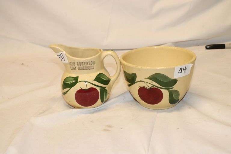 WATT POTTERY APPLE ADVERTISING - Ziemer Hilbrands Auctions