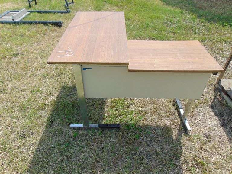 SMALL METAL L SHAPE DESK - Ziemer Hilbrands Auctions