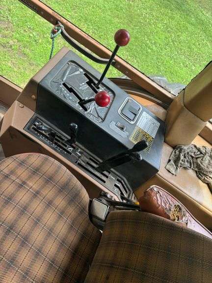 ALLIS CHALMERS 8010 DIESEL TRACTOR, 3995 HOURS, MFWD, CAB, ROCK BOX ...