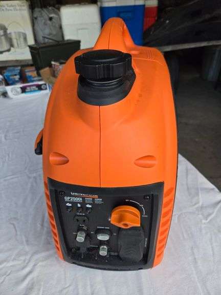 GENERAC GP 2500 I GAS GENERATOR (LIKE NEW) - Ziemer Hilbrands Auctions
