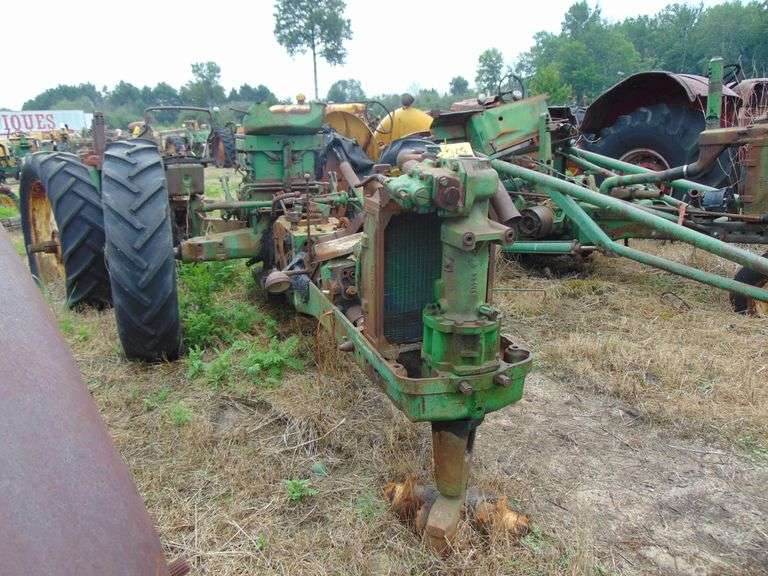JD 520 N/F ENGINE STUCK SERIAL#5206361 - Ziemer Hilbrands Auctions