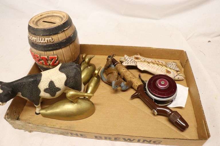BOX BRASS DUCKS, COW, FISH, KEG BANK - Ziemer Hilbrands Auctions