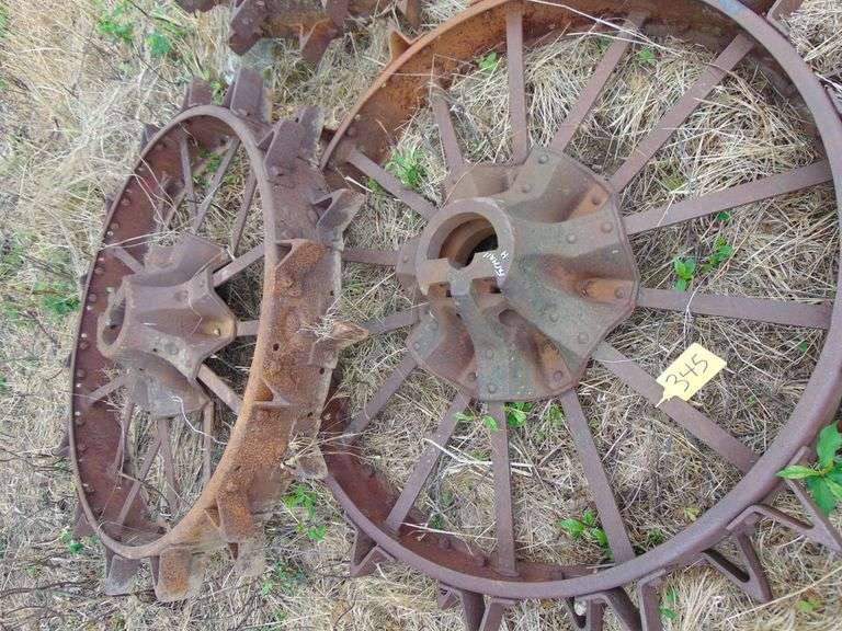 FARMALL H STEEL WHEELS - Ziemer Hilbrands Auctions