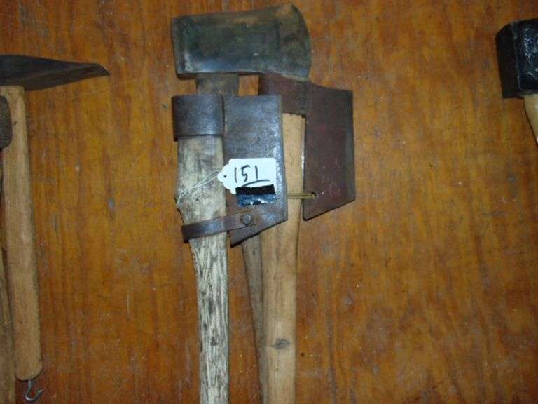 AXE 2 BROAD AXE - Ziemer Hilbrands Auctions